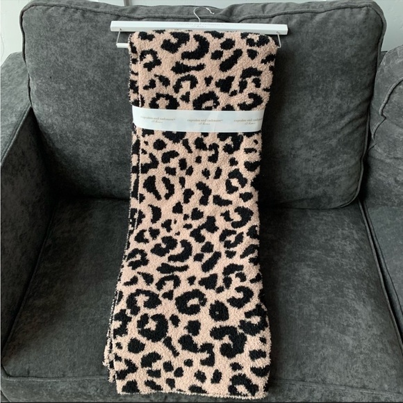 cupcakes & cashmere | Bedding | Nwt Barefoot Dreamslike Cupcakes And ...